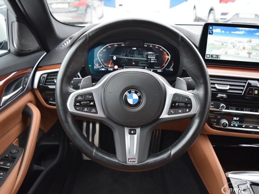 Balts BMW 530 2023 Rīga, ar dzinēja tilpumu 3.00 L un nobraukumu 87 tūkst. km par 42900 €, foto 12 vietnē AUTOMOTO.COM.LV