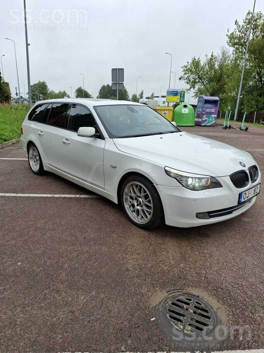 Белый БМВ 530 2007 в Екабпилс, объемом двигателя 3.00 л и пробегом 310 тыс. км за 5100 €, фото 3 на AUTOMOTO.COM.LV