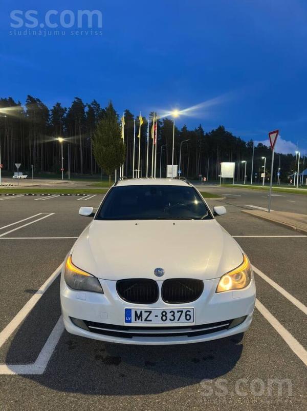 BMW 530 2008 in Riga on AUTOMOTO.COM.LV White BMW 530 2008 in Riga, with an engine capacity of 3.00 L and mileage of 412 thousand km for 3500 €, photo 3 on AUTOMOTO.COM.LV