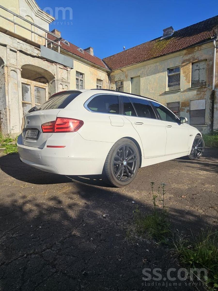 Balts BMW 530 2010 Ventspils, ar dzinēja tilpumu 3.00 L un nobraukumu 370 tūkst. km par 10000 €, foto 4 vietnē AUTOMOTO.COM.LV