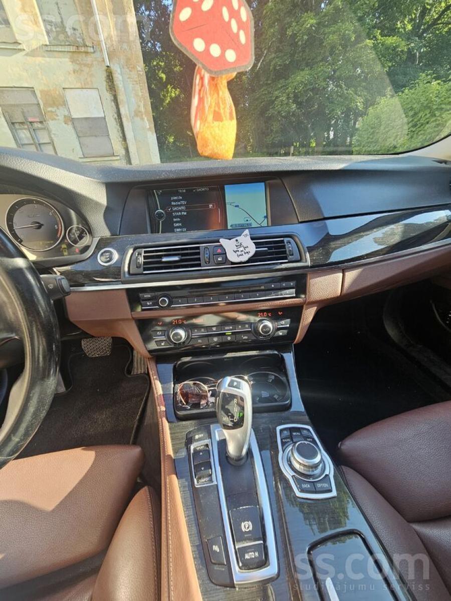 Balts BMW 530 2010 Ventspils, ar dzinēja tilpumu 3.00 L un nobraukumu 370 tūkst. km par 10000 €, foto 7 vietnē AUTOMOTO.COM.LV