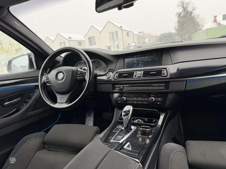 Balts BMW 530 2011 Kauņa, ar dzinēja tilpumu 3.00 L un nobraukumu 310 tūkst. km par 8800 €, foto 4 vietnē AUTOMOTO.COM.LV