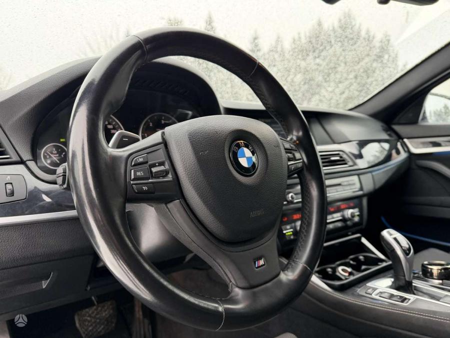 Balts BMW 530 2011 Kauņa, ar dzinēja tilpumu 3.00 L un nobraukumu 310 tūkst. km par 8800 €, foto 14 vietnē AUTOMOTO.COM.LV