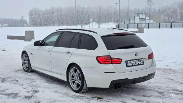 White BMW 530 2011 in Siauliai, with an engine capacity of 3.00 L and mileage of 320 thousand km for 8800 €, photo 3 on AUTOMOTO.COM.LV