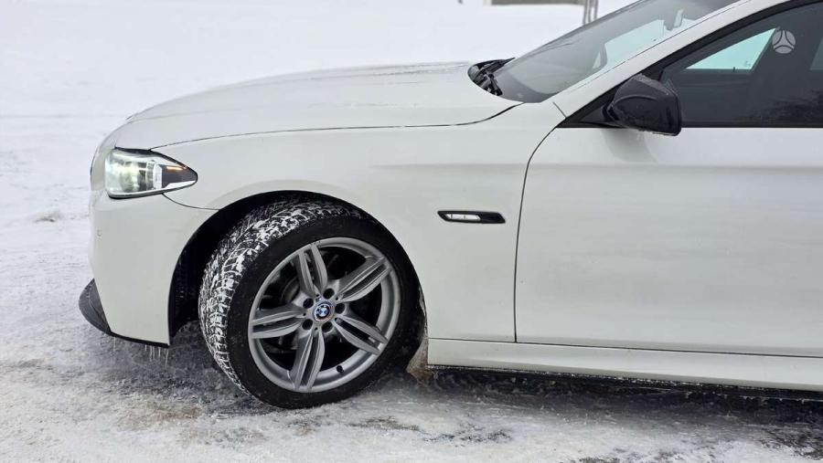 Balts BMW 530 2011 Šauļi, ar dzinēja tilpumu 3.00 L un nobraukumu 320 tūkst. km par 8800 €, foto 34 vietnē AUTOMOTO.COM.LV