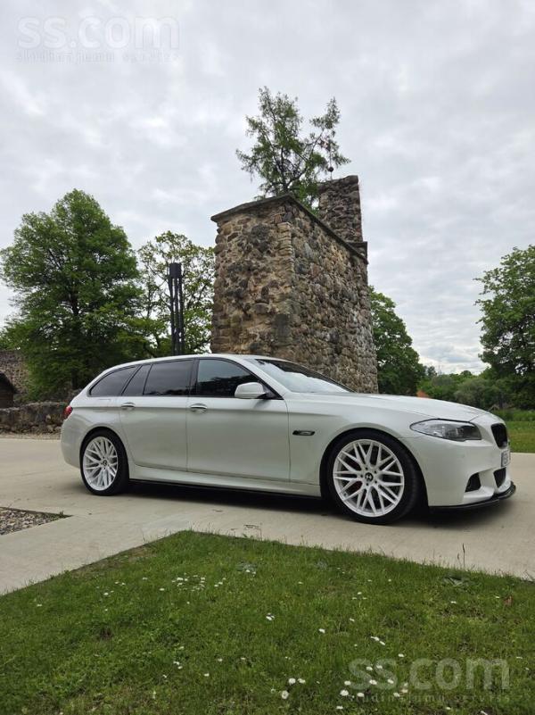 Balts BMW 530 2011 Valmiera, ar dzinēja tilpumu 3.00 L un nobraukumu 227 tūkst. km par 11800 €, foto 2 vietnē AUTOMOTO.COM.LV