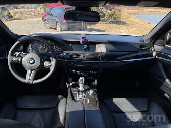 White BMW 530 2011 in Cesis, with an engine capacity of 3.00 L and mileage of 261 thousand km for 9500 €, photo 8 on AUTOMOTO.COM.LV