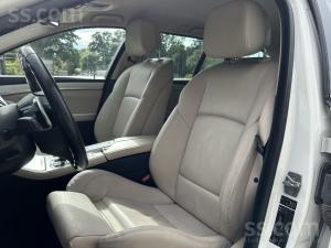 Balts BMW 530 2011 Tukums, ar dzinēja tilpumu 3.00 L un nobraukumu 390 tūkst. km par 6990 €, foto 13 vietnē AUTOMOTO.COM.LV