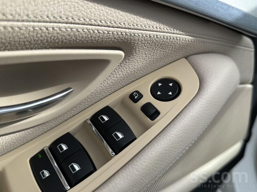 Balts BMW 530 2011 Tukums, ar dzinēja tilpumu 3.00 L un nobraukumu 390 tūkst. km par 6990 €, foto 17 vietnē AUTOMOTO.COM.LV