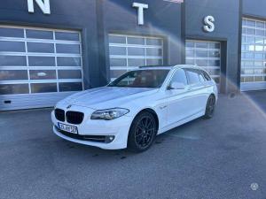 Balts BMW 530 2011 Panevēža, ar dzinēja tilpumu 3.00 L un nobraukumu 423 tūkst. km par 7800 €, foto  vietnē AUTOMOTO.COM.LV