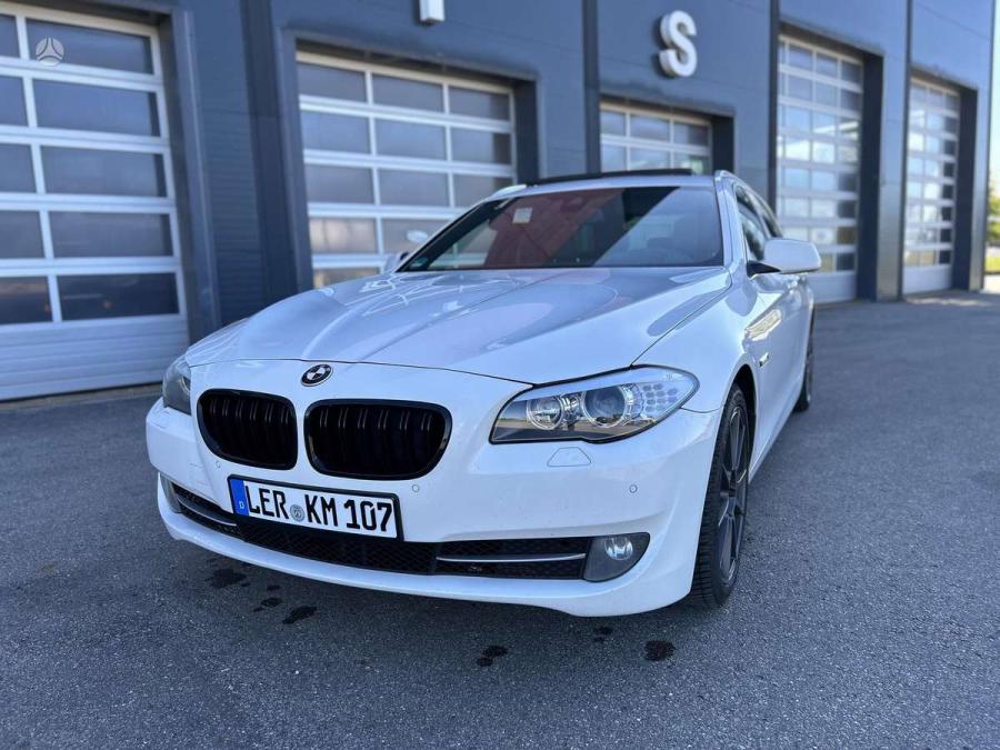 Balts BMW 530 2011 Panevēža, ar dzinēja tilpumu 3.00 L un nobraukumu 423 tūkst. km par 7800 €, foto 3 vietnē AUTOMOTO.COM.LV