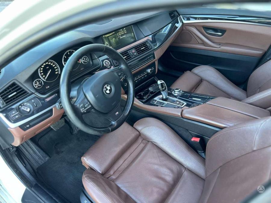 Balts BMW 530 2011 Panevēža, ar dzinēja tilpumu 3.00 L un nobraukumu 423 tūkst. km par 7800 €, foto 12 vietnē AUTOMOTO.COM.LV