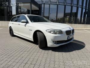 White BMW 530 2011 in Riga, with an engine capacity of 3.00 L and mileage of 275 thousand km for 13500 €, photo 4 on AUTOMOTO.COM.LV