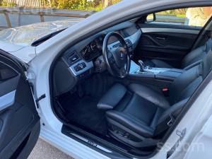 White BMW 530 2011 in Riga, with an engine capacity of 3.00 L and mileage of 275 thousand km for 13500 €, photo 7 on AUTOMOTO.COM.LV