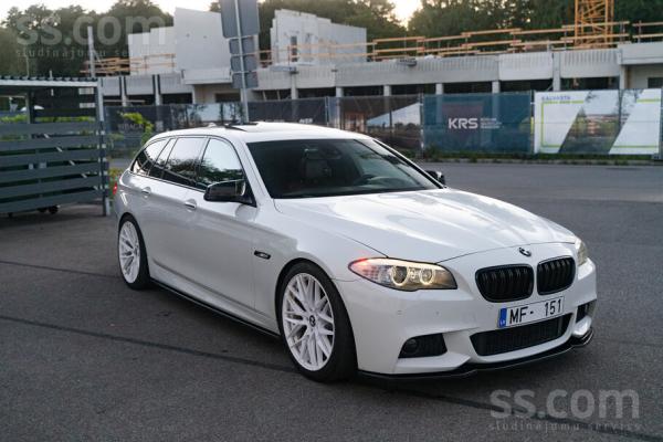 White BMW 530 2011 in Liepaja, with an engine capacity of 3.00 L and mileage of 237 thousand km for 12500 €, photo 1 on AUTOMOTO.COM.LV