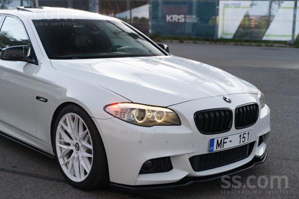 White BMW 530 2011 in Liepaja, with an engine capacity of 3.00 L and mileage of 237 thousand km for 12500 €, photo 3 on AUTOMOTO.COM.LV