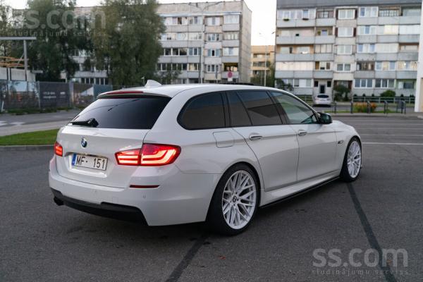 White BMW 530 2011 in Liepaja, with an engine capacity of 3.00 L and mileage of 237 thousand km for 12500 €, photo 6 on AUTOMOTO.COM.LV