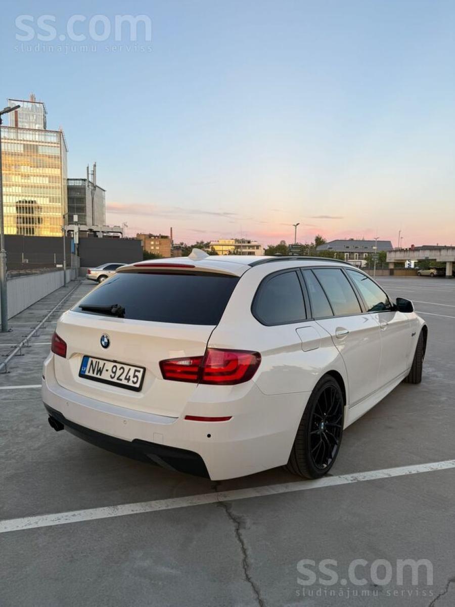 White BMW 530 2012 in Riga, with an engine capacity of 3.00 L and mileage of 309 thousand km for 11390 €, photo 3 on AUTOMOTO.COM.LV