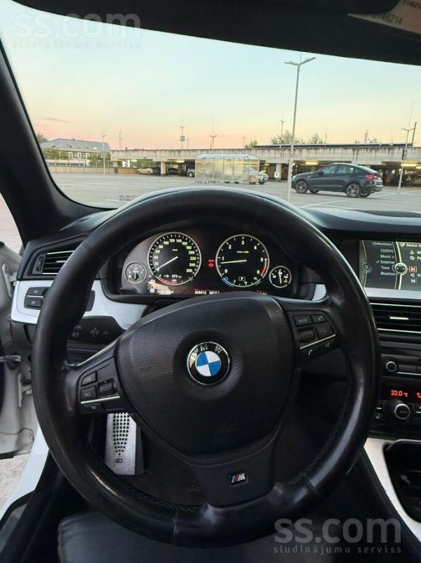 White BMW 530 2012 in Riga, with an engine capacity of 3.00 L and mileage of 309 thousand km for 11390 €, photo 7 on AUTOMOTO.COM.LV