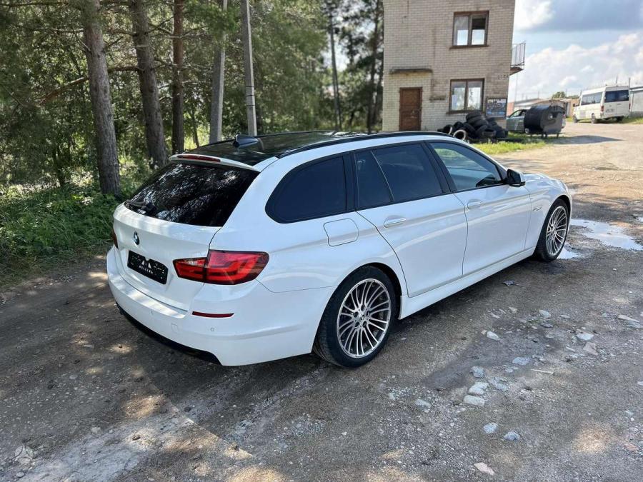 Белый БМВ 530 2012 в Паневежис, объемом двигателя 3.00 л и пробегом 391 тыс. км за 9650 €, фото 6 на AUTOMOTO.COM.LV