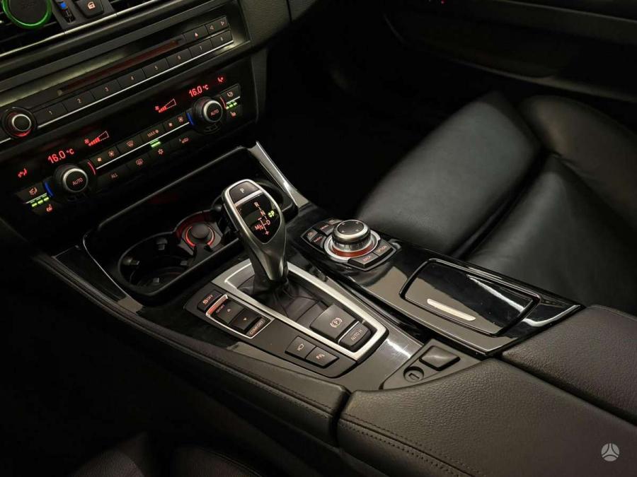 White BMW 530 2012 in Marijampole, with an engine capacity of 2.99 L and mileage of 307 thousand km for 8999 €, photo 9 on AUTOMOTO.COM.LV