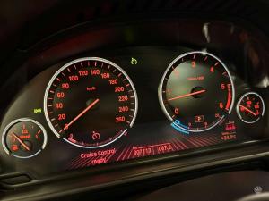 White BMW 530 2012 in Marijampole, with an engine capacity of 2.99 L and mileage of 307 thousand km for 8999 €, photo 13 on AUTOMOTO.COM.LV
