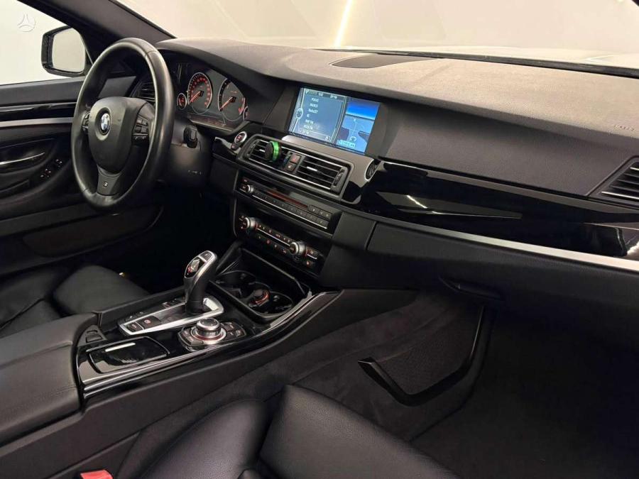 White BMW 530 2012 in Marijampole, with an engine capacity of 2.99 L and mileage of 307 thousand km for 8999 €, photo 15 on AUTOMOTO.COM.LV