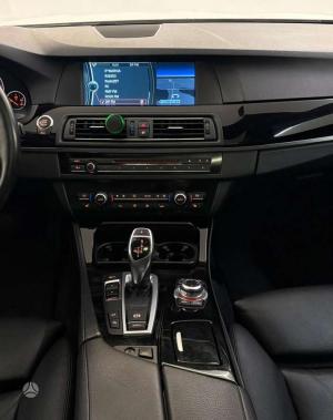 White BMW 530 2012 in Marijampole, with an engine capacity of 2.99 L and mileage of 307 thousand km for 8999 €, photo 17 on AUTOMOTO.COM.LV