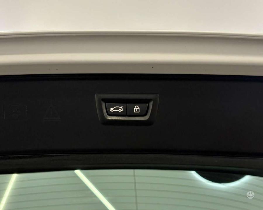 White BMW 530 2012 in Marijampole, with an engine capacity of 2.99 L and mileage of 307 thousand km for 8999 €, photo 36 on AUTOMOTO.COM.LV