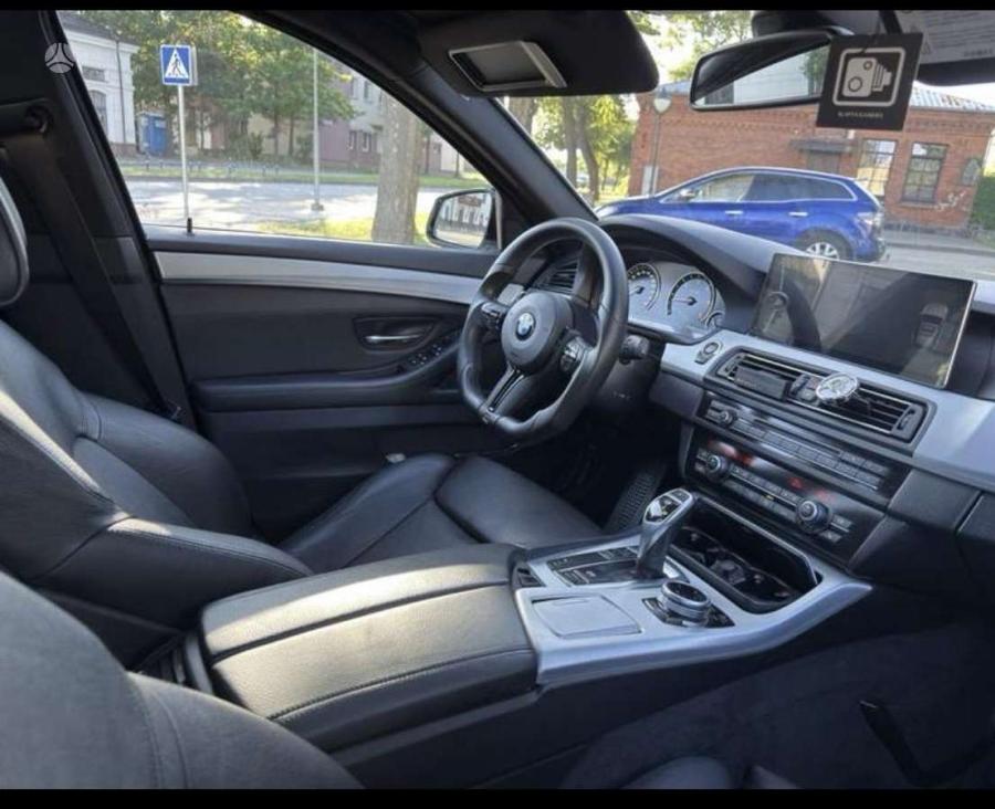 White BMW 530 2012 in Mazeikiai, with an engine capacity of 2.99 L and mileage of 363 thousand km for 10000 €, photo 6 on AUTOMOTO.COM.LV