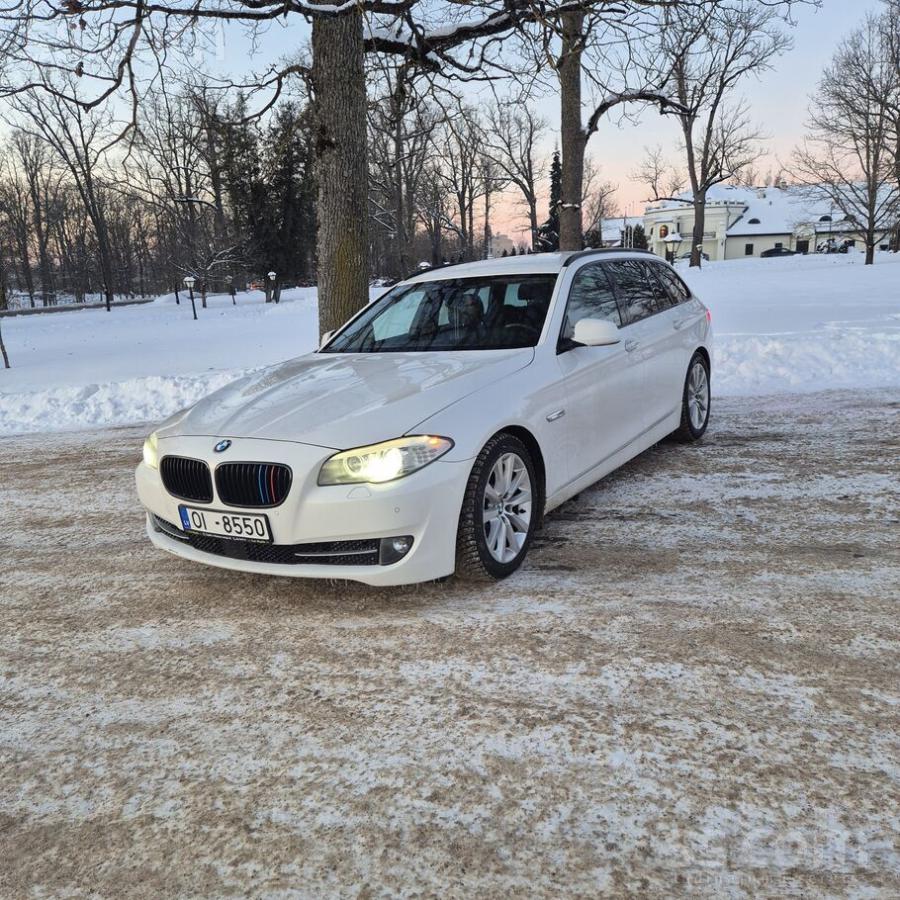 White BMW 530 2013 in Riga, with an engine capacity of 3.00 L and mileage of 365 thousand km for 9500 €, photo 1 on AUTOMOTO.COM.LV