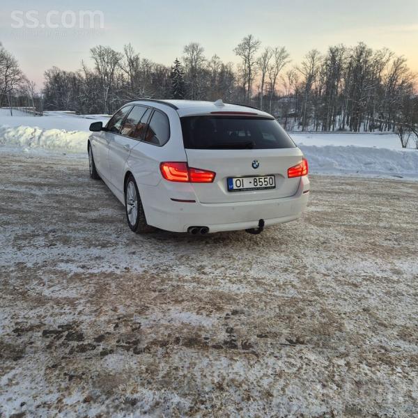 Balts BMW 530 2013 Rīga, ar dzinēja tilpumu 3.00 L un nobraukumu 365 tūkst. km par 9500 €, foto 4 vietnē AUTOMOTO.COM.LV