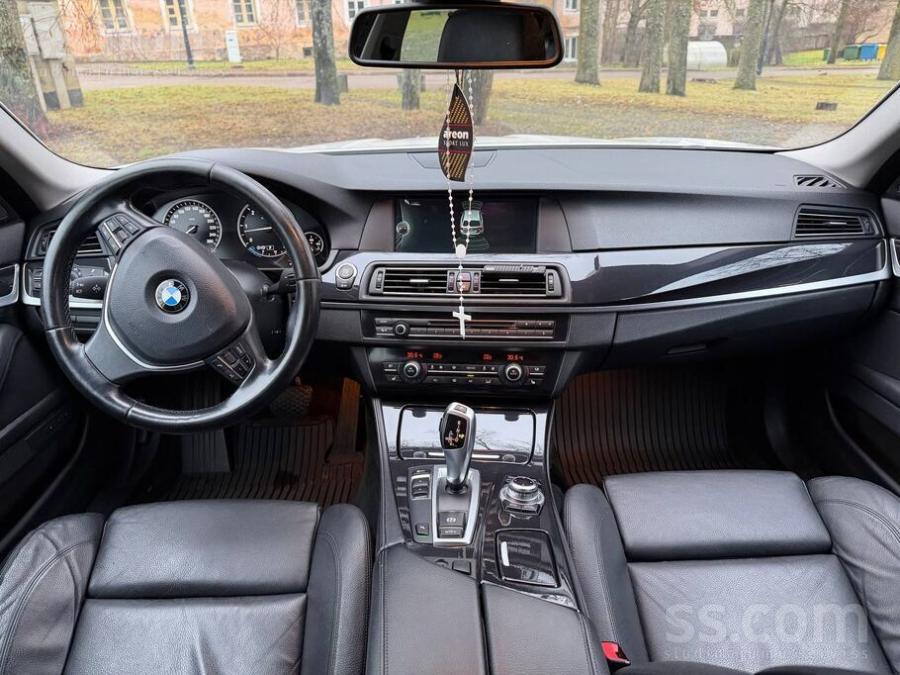 White BMW 530 2013 in Riga, with an engine capacity of 3.00 L and mileage of 365 thousand km for 9500 €, photo 11 on AUTOMOTO.COM.LV