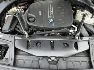 White BMW 530 2013 in Riga, with an engine capacity of 3.00 L and mileage of 265 thousand km for 10200 €, photo 6 on AUTOMOTO.COM.LV