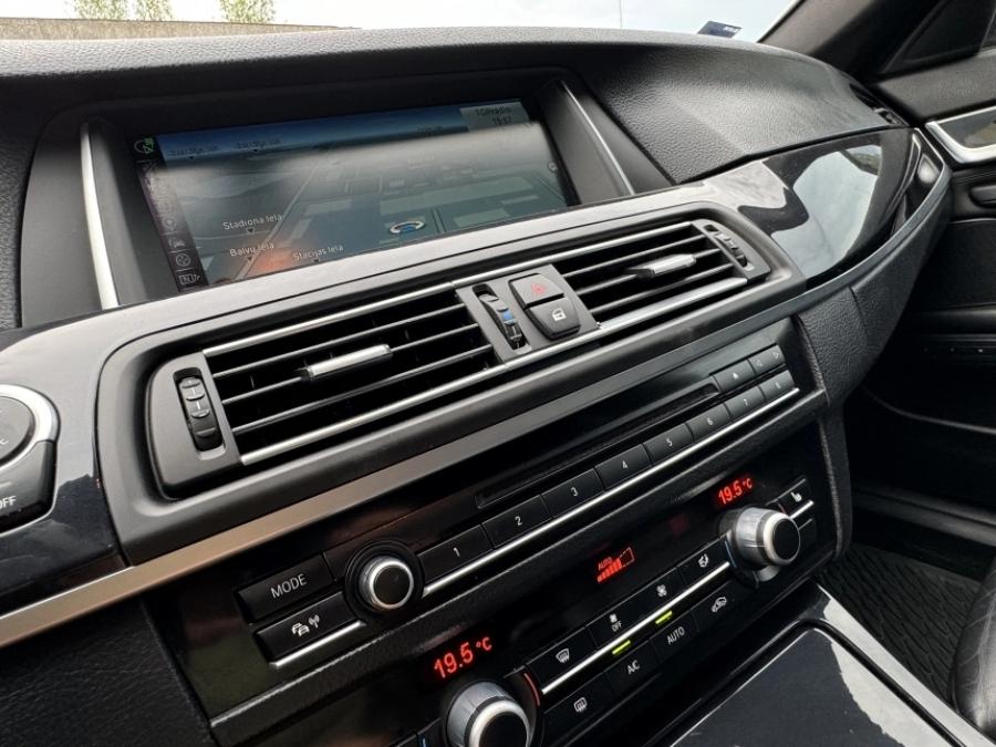 White BMW 530 2013 in Riga, with an engine capacity of 3.00 L and mileage of 265 thousand km for 10200 €, photo 7 on AUTOMOTO.COM.LV