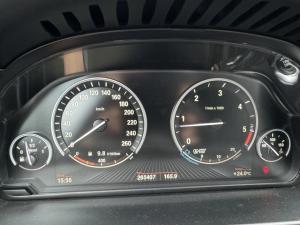 White BMW 530 2013 in Riga, with an engine capacity of 3.00 L and mileage of 265 thousand km for 10200 €, photo 15 on AUTOMOTO.COM.LV