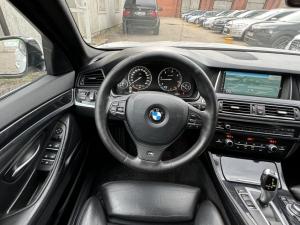 White BMW 530 2013 in Riga, with an engine capacity of 3.00 L and mileage of 265 thousand km for 10200 €, photo 30 on AUTOMOTO.COM.LV