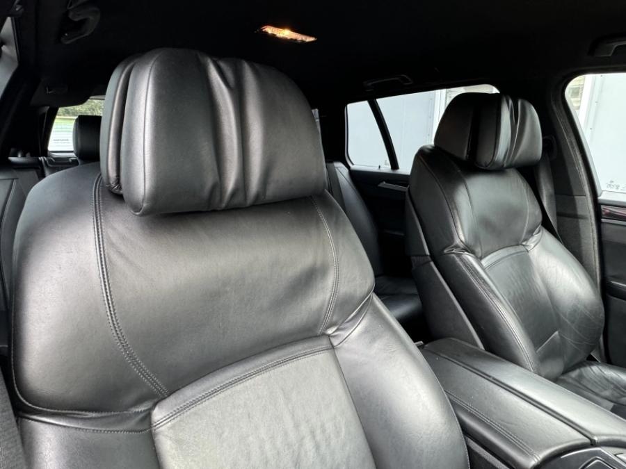 White BMW 530 2013 in Riga, with an engine capacity of 3.00 L and mileage of 265 thousand km for 10200 €, photo 36 on AUTOMOTO.COM.LV