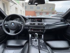 White BMW 530 2013 in Riga, with an engine capacity of 3.00 L and mileage of 265 thousand km for 10200 €, photo 41 on AUTOMOTO.COM.LV