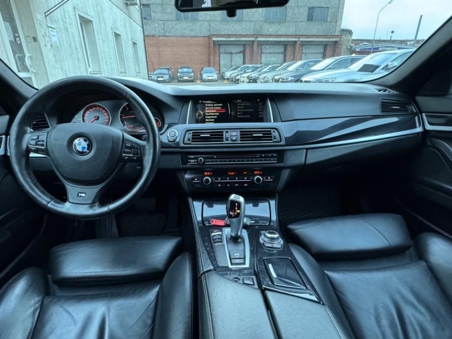 White BMW 530 2013 in Riga, with an engine capacity of 3.00 L and mileage of 265 thousand km for 10200 €, photo 44 on AUTOMOTO.COM.LV