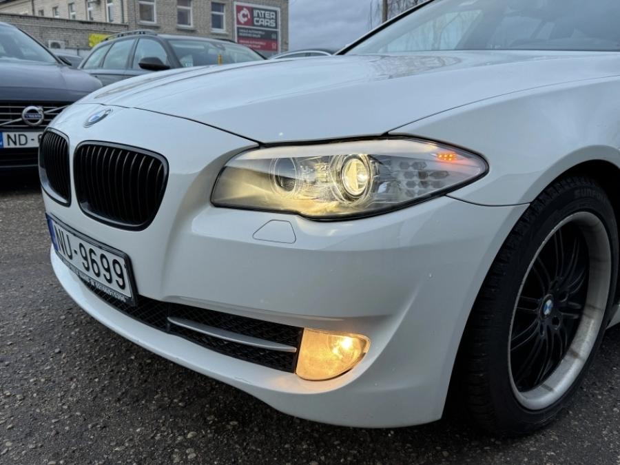 White BMW 530 2013 in Riga, with an engine capacity of 3.00 L and mileage of 265 thousand km for 10200 €, photo 48 on AUTOMOTO.COM.LV