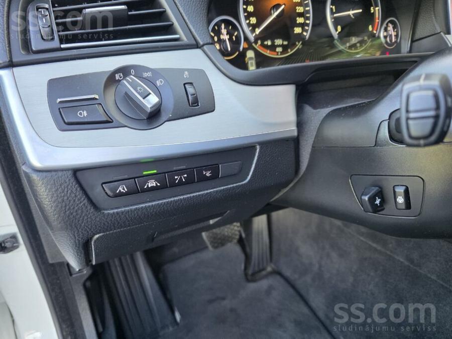 White BMW 530 2013 in Riga, with an engine capacity of 3.00 L and mileage of 372 thousand km for 12000 €, photo 13 on AUTOMOTO.COM.LV