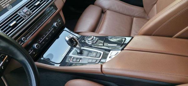 White BMW 530 2013 in Vilnius, with an engine capacity of 2.99 L and mileage of 319 thousand km for 11500 €, photo 9 on AUTOMOTO.COM.LV