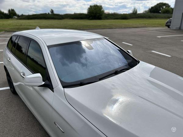 White BMW 530 2013 in Panevezys, with an engine capacity of 3.00 L and mileage of 323 thousand km for 8750 €, photo 4 on AUTOMOTO.COM.LV