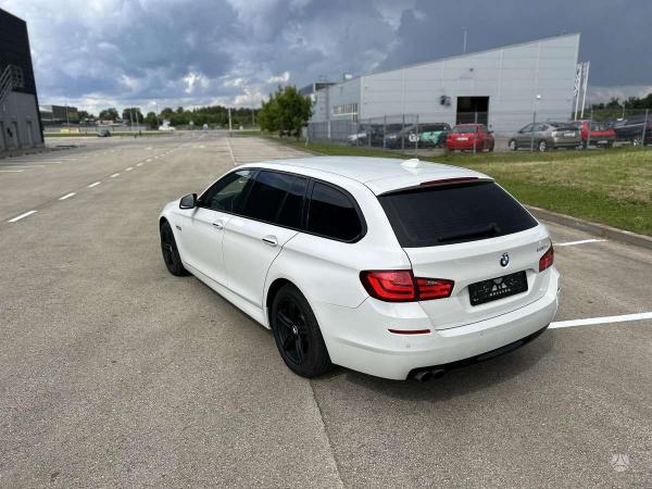 White BMW 530 2013 in Panevezys, with an engine capacity of 3.00 L and mileage of 323 thousand km for 8750 €, photo 9 on AUTOMOTO.COM.LV