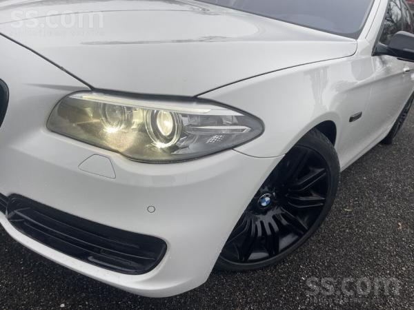 White BMW 530 2014 in Riga, with an engine capacity of 3.00 L and mileage of 338 thousand km for 10950 €, photo 7 on AUTOMOTO.COM.LV