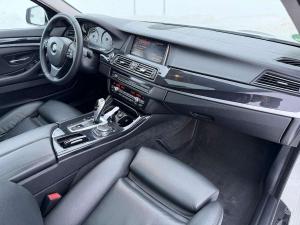 White BMW 530 2014 in Vilnius, with an engine capacity of 2.99 L and mileage of 265 thousand km for 12299 €, photo 26 on AUTOMOTO.COM.LV