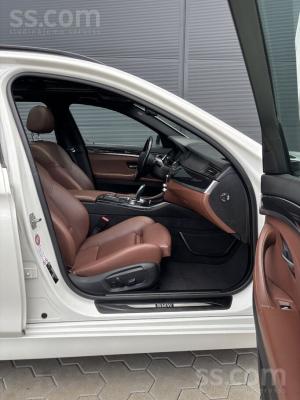 Balts BMW 530 2014 Rīga, ar dzinēja tilpumu 3.00 L un nobraukumu 270 tūkst. km par 10990 €, foto 13 vietnē AUTOMOTO.COM.LV