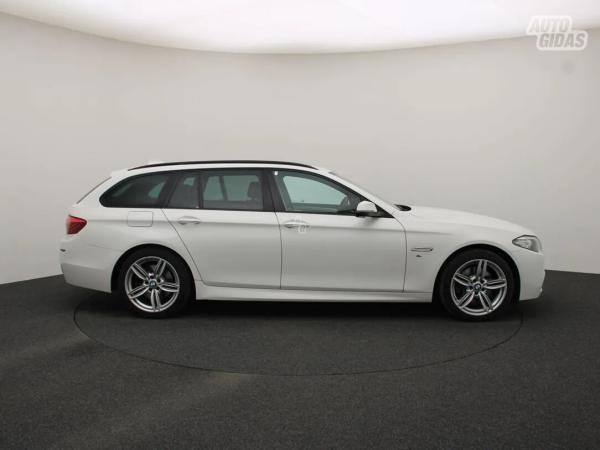 White BMW 530 2014 in Vilnius, with an engine capacity of 3.00 L and mileage of 247 thousand km for 12999 €, photo 9 on AUTOMOTO.COM.LV
