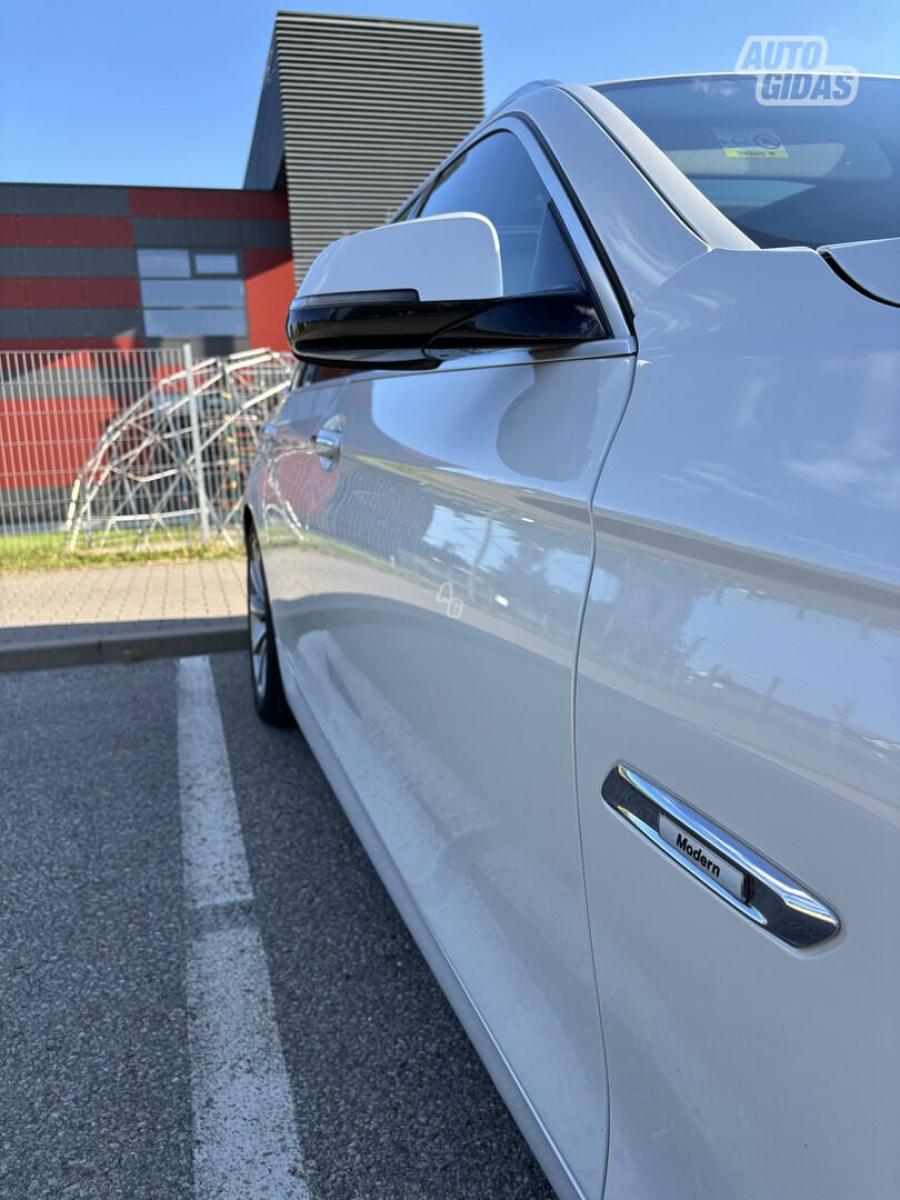 White BMW 530 2014 in Vilnius, with an engine capacity of 3.00 L and mileage of 218 thousand km for 14200 €, photo 11 on AUTOMOTO.COM.LV